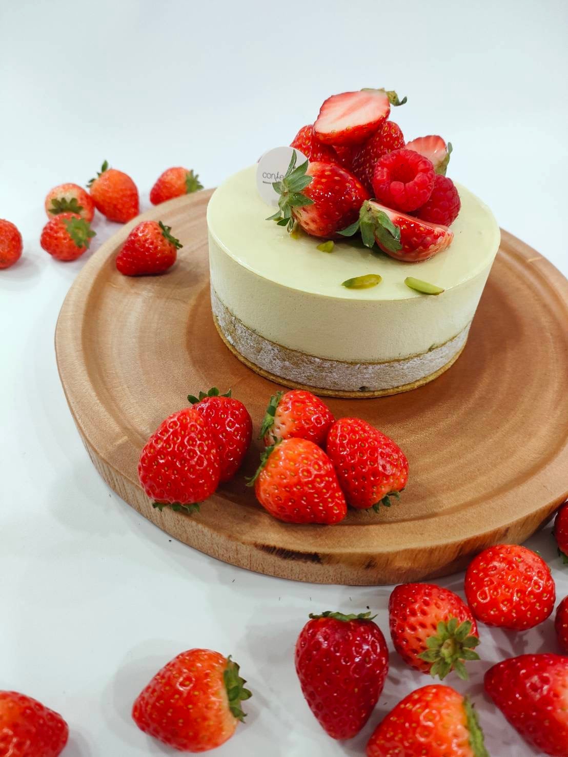 苺とピスタチオのシャルロット | cofect concept Reservation